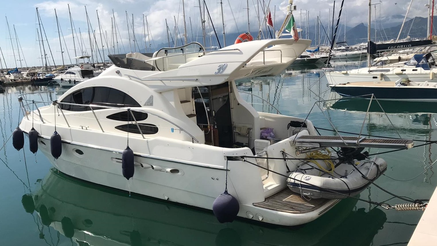 Azimut AZ 39 usato € 119000,00 Fly - Italia Mare S.r.l.