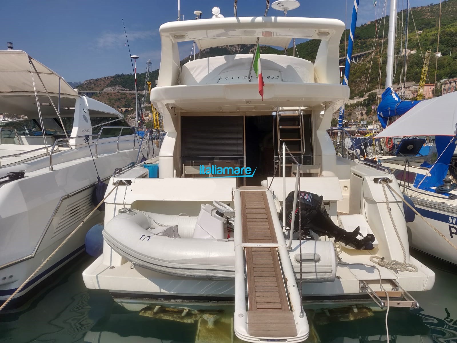 Ferretti 430 usato € 0,00 Fly - Italia Mare S.r.l.